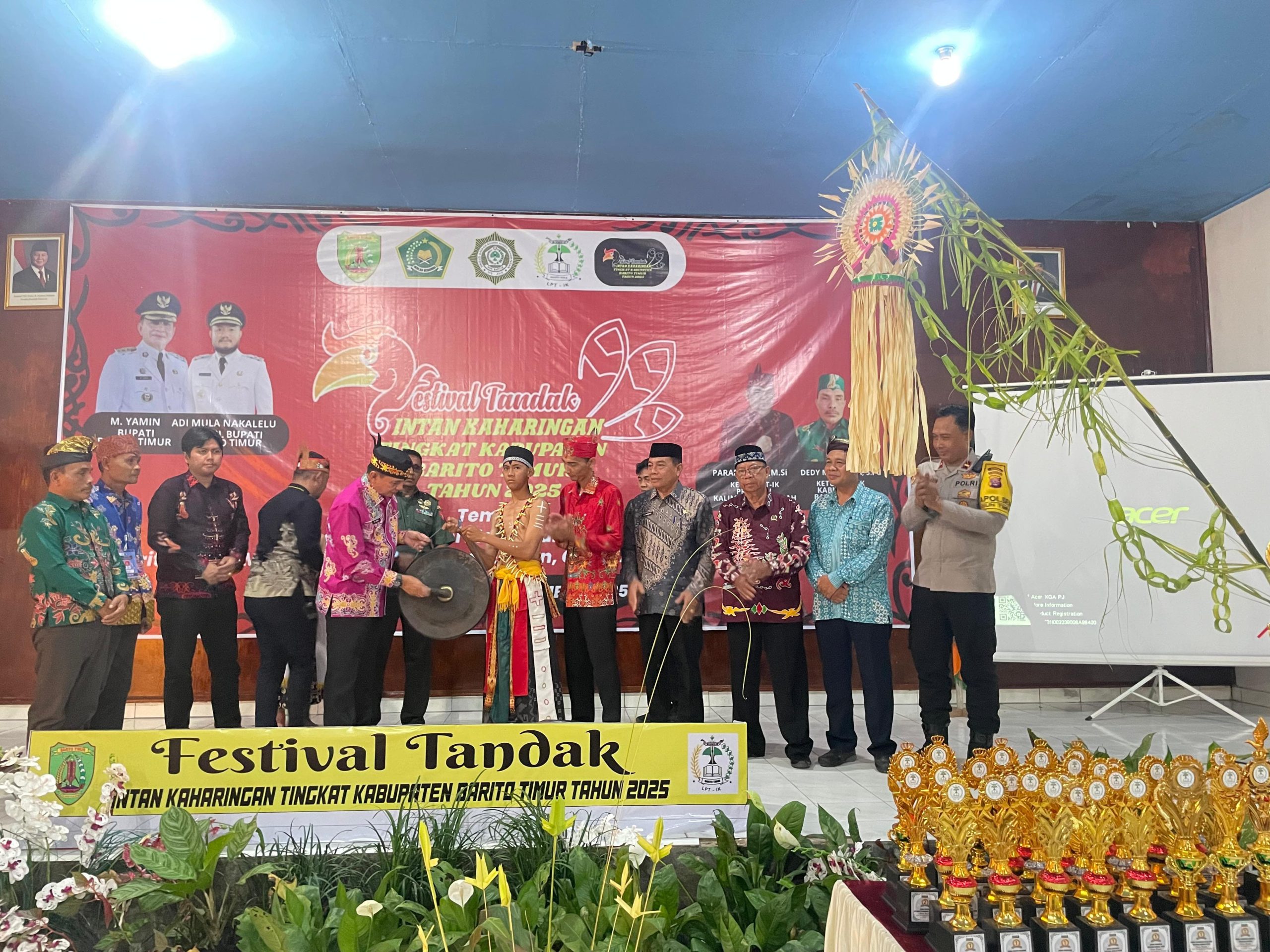 Festival Tandak Intan Kaharingan 2025 Dibuka, Bupati Tekankan ...